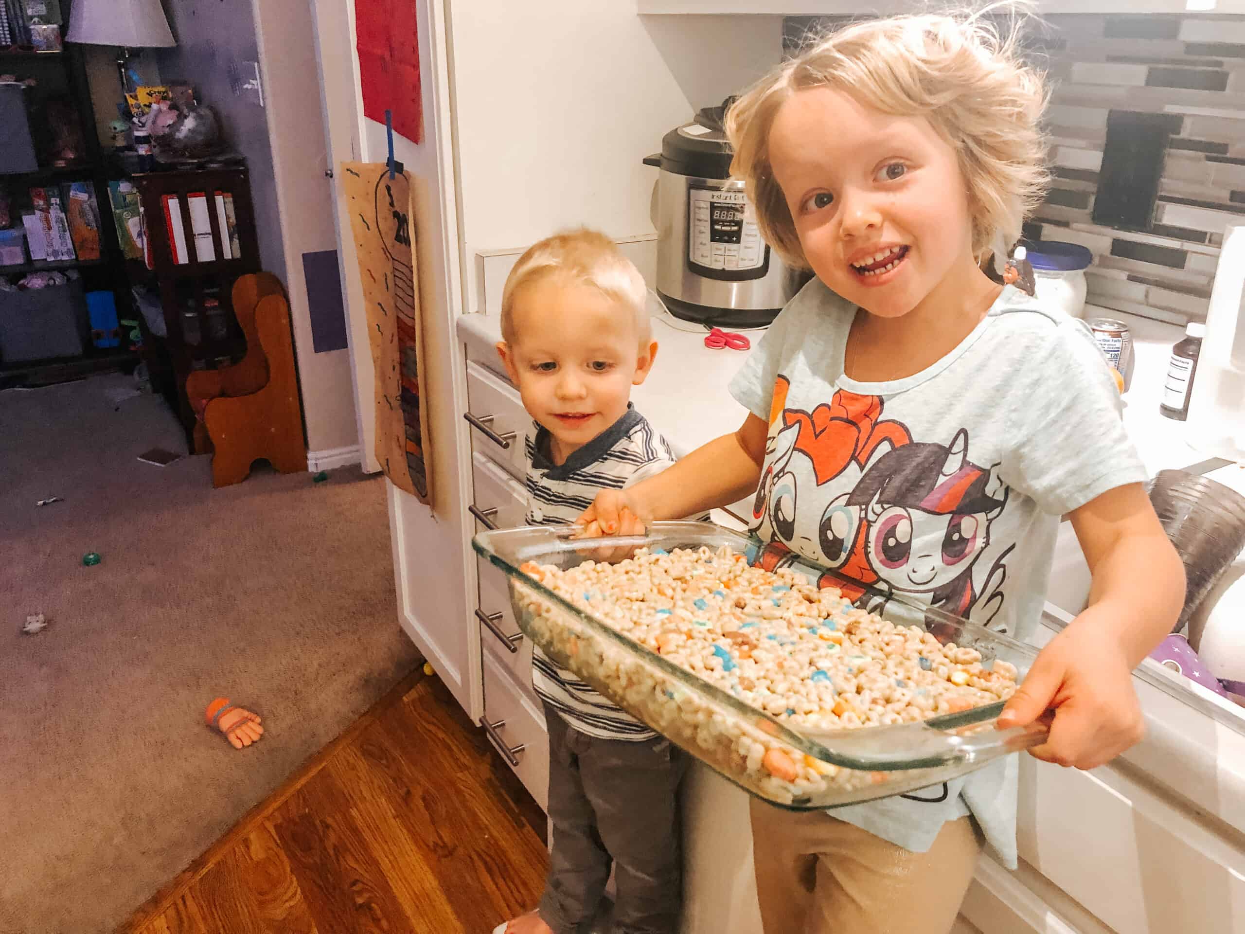 How To Make Lucky Charms Marshmallow Treats - Dollar Mommy Club